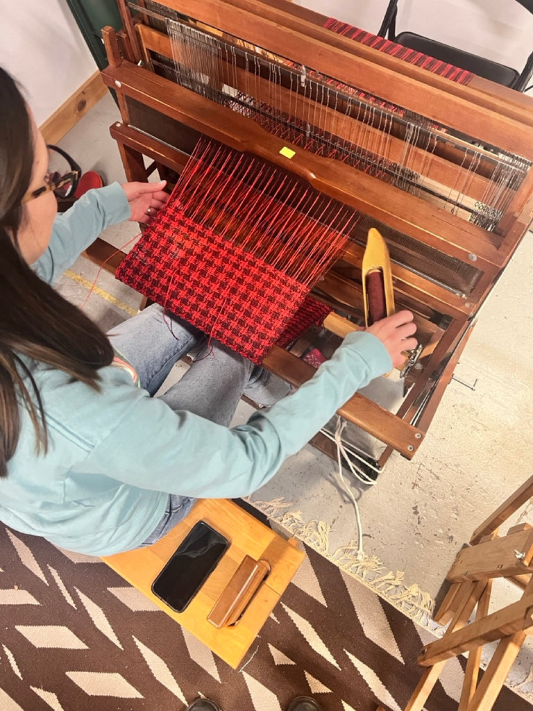 3.22.25 Beginner 4-Harness Weaving with Sybil Shiland – PortFiber